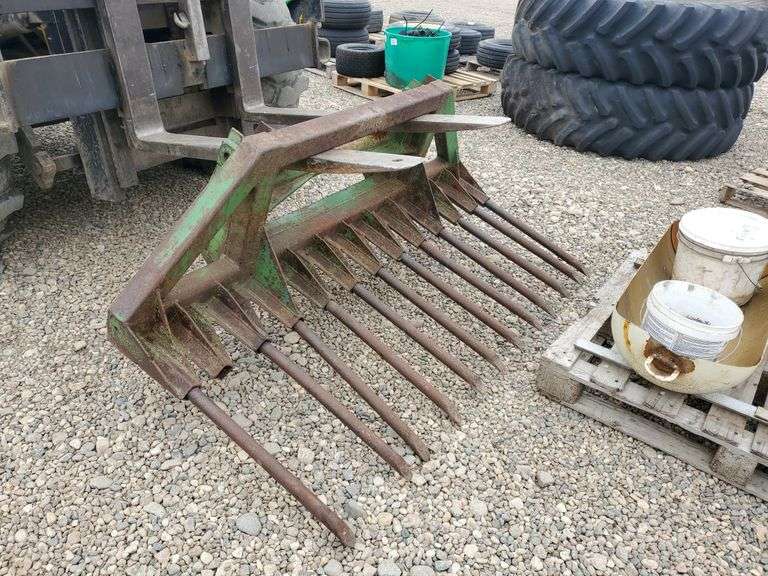 John Deere Manure Fork - Yorkton Auction Centre