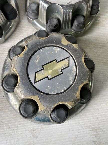 Chevy Center Caps - Yorkton Auction Centre