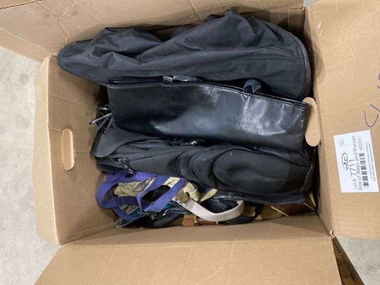 Box of Bags and Purses - Yorkton Auction Centre