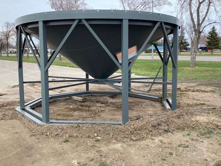 14 Ft Hopper Cone - Yorkton Auction Centre