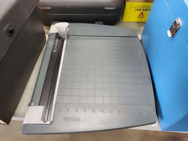 File Folders & Cutter - Yorkton Auction Centre