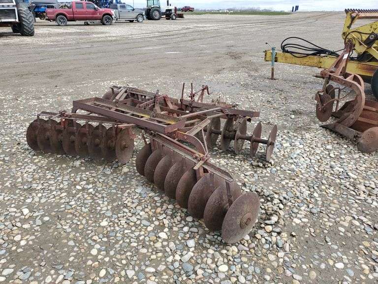 8 Ft. Acreage Tandem Disc - Yorkton Auction Centre