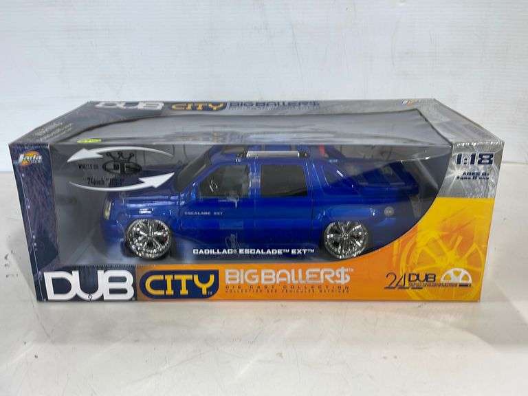 Dub City Cadillac Escalade EXT 1:18 Scale - Yorkton Auction Centre