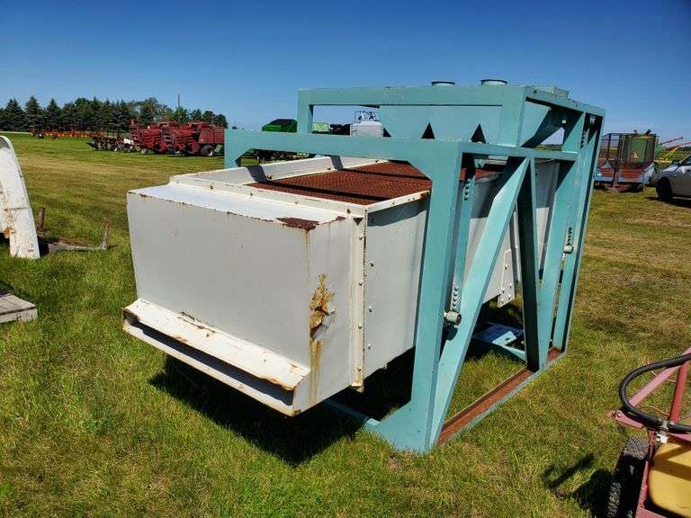 Grain cleaner - Yorkton Auction Centre