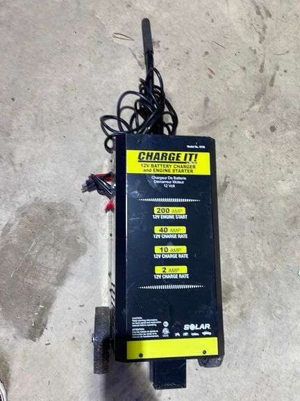 Charge It 12v Battery Charger / Engine Starter - Yorkton Auction Centre