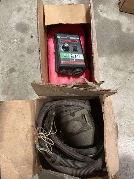 Autoboom Controller and Raven Sprayer Controller - Yorkton Auction Centre