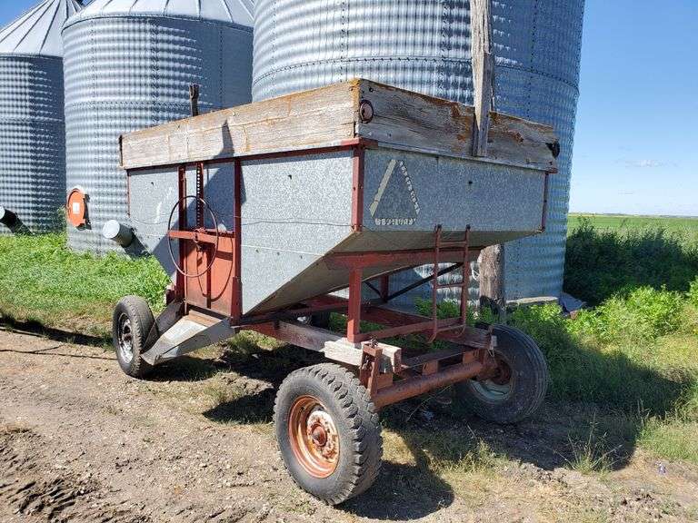 Farmec Gravity Wagon - Yorkton, Sask 3457 - Yorkton Auction Centre