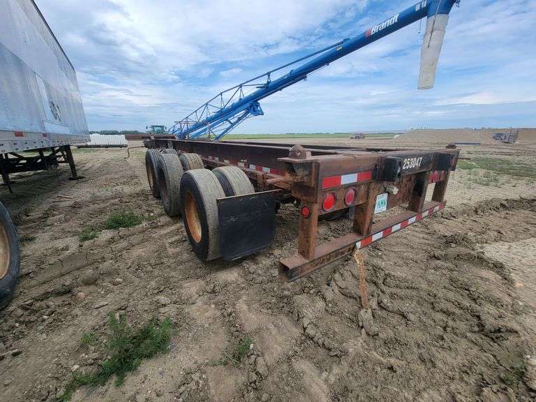 Container undercarriage Trailer - Yorkton Auction Centre