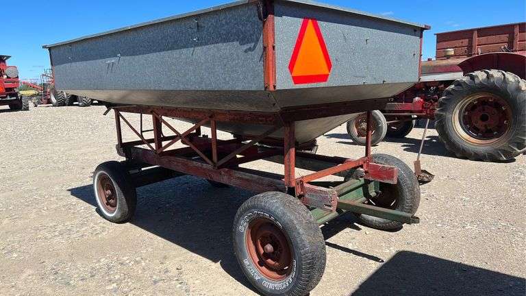 Grain Hopper Wagon - Yorkton Auction Centre
