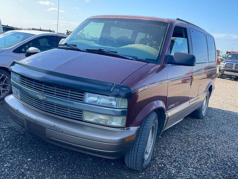 1998 CHEVROLET Astro Passenger Van AWD 1GNEL19W4WB144102 - Yorkton ...