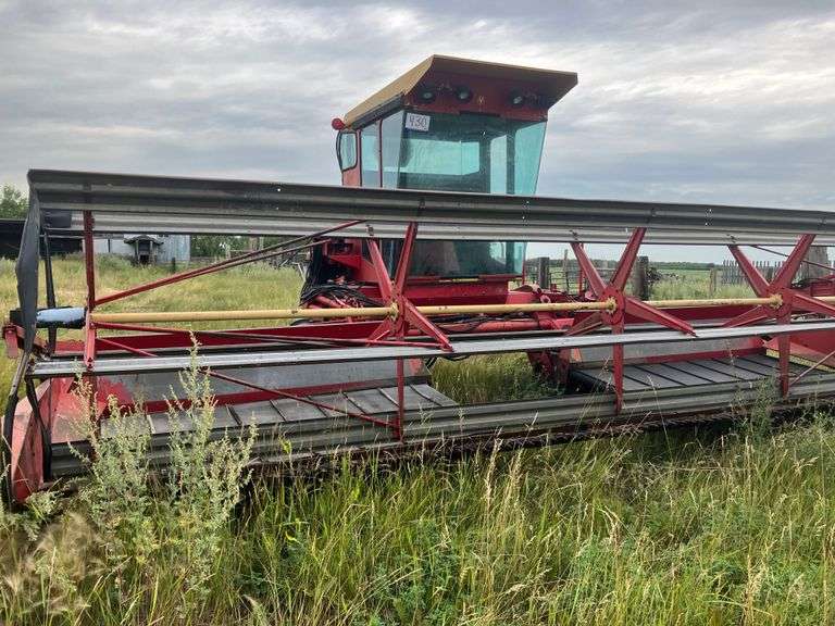 Versatile 400 Swather - Insinger, Sask - Yorkton Auction Centre
