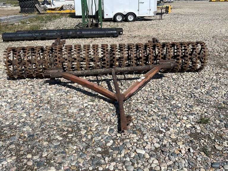 13 Ft. Pull Behind Crowfoot Packer - Yorkton Auction Centre