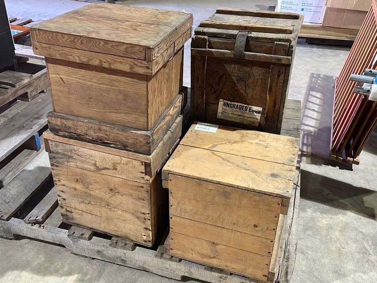 6 Vintage Boxes - Yorkton Auction Centre