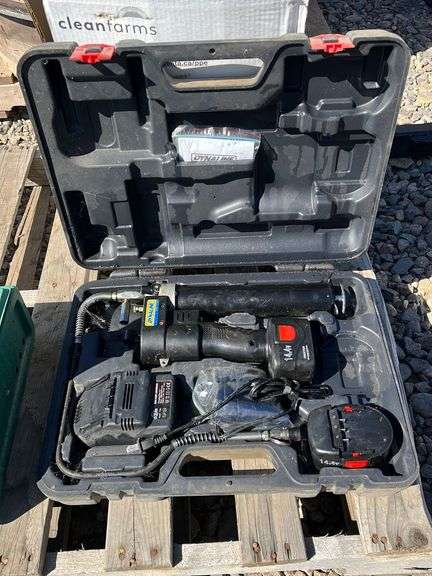 Dynaline Rechargeable Grease Gun & Case 14.4V - Yorkton Auction Centre