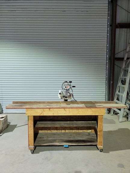 Black & Decker Radial Arm Saw - Yorkton Auction Centre
