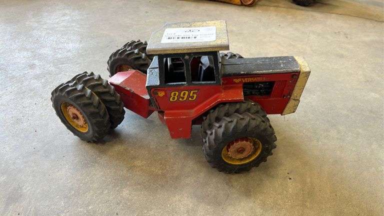 Versatile 895 Toy Tractor - Yorkton Auction Centre