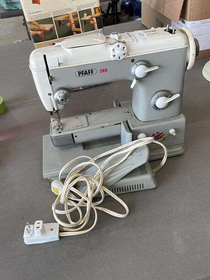 Pfaff 360 Sewing Machine - Yorkton Auction Centre