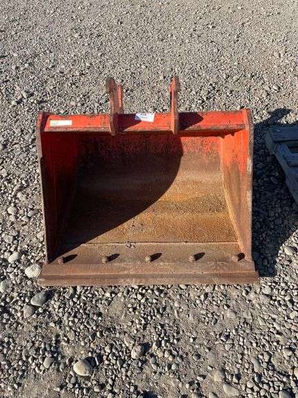 Kubota Excavator Buckets - Yorkton Auction Centre