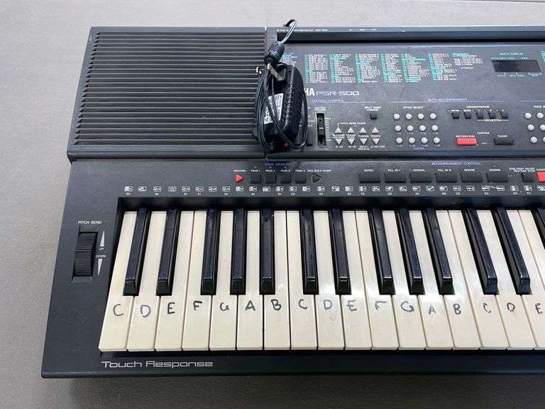 Yamaha PSR 500 Electric Touch Response Keyboard - Yorkton Auction Centre