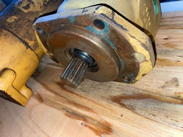 Hydroil Vain Motor - Yorkton Auction Centre