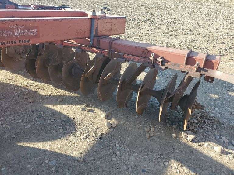 Hutchmaster 16' Double Offset Heavy Disc - Yorkton Auction Centre
