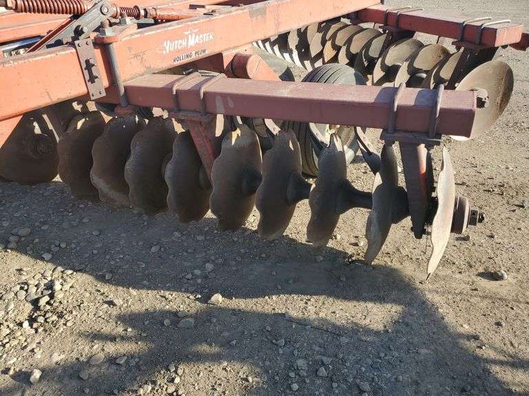 Hutchmaster 16' Double Offset Heavy Disc - Yorkton Auction Centre