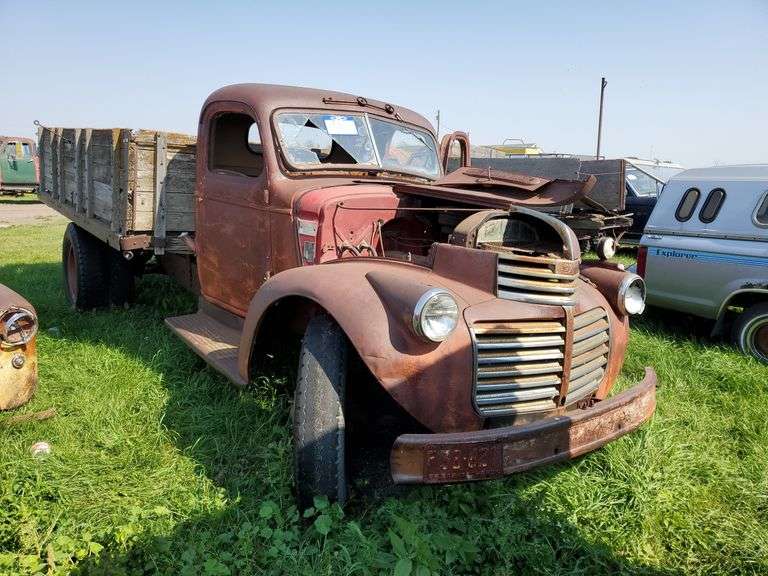 1941-1942 GMC CC302 - Yorkton Auction Centre