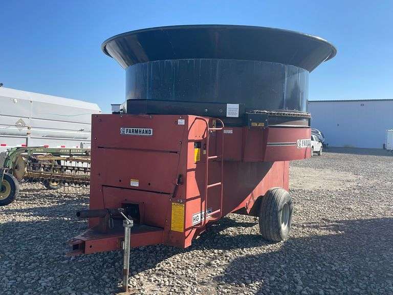 Farm Hand F907A Tub Grinder 00128 - Yorkton Auction Centre