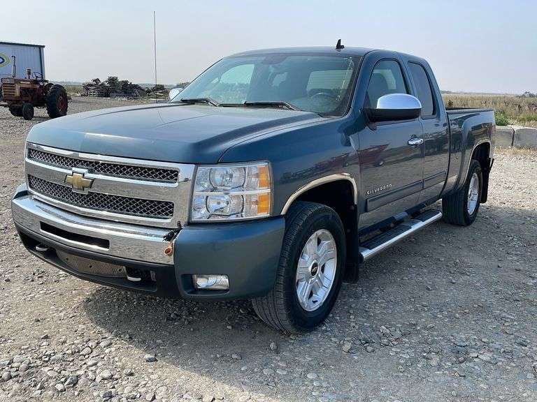 2011 CHEVROLET Silverado 1500 4WD 1GCRKSE37BZ164151 - Yorkton Auction ...