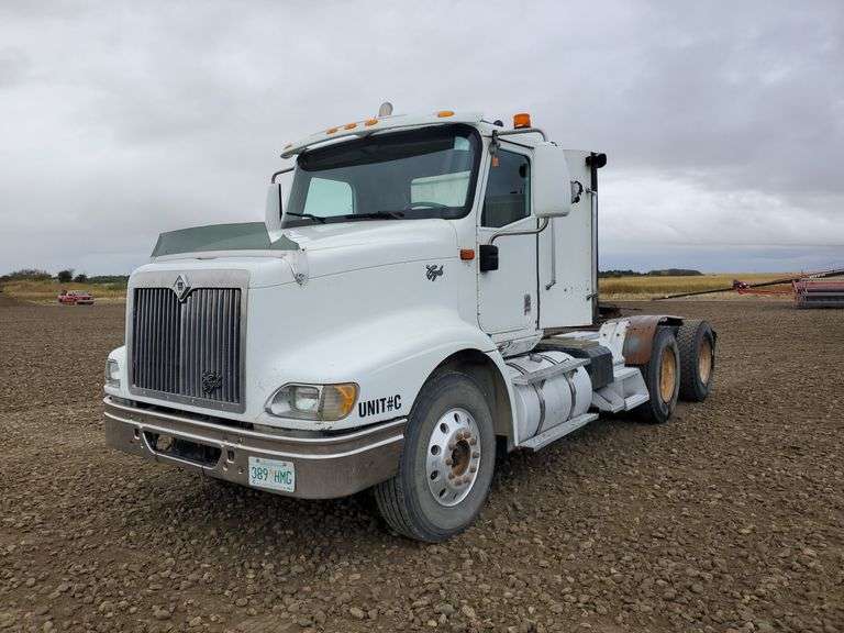 2000 INTERNATIONAL 9200i 2HSCEAER0YC026668 - Yorkton Auction Centre