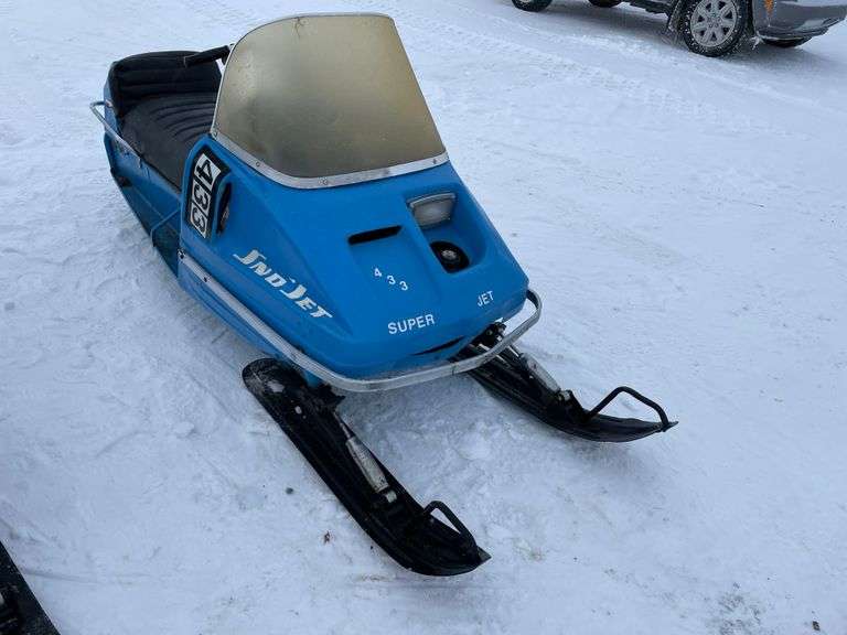 1972 Sno Jet 433 Wide Track 157618 - Yorkton Auction Centre