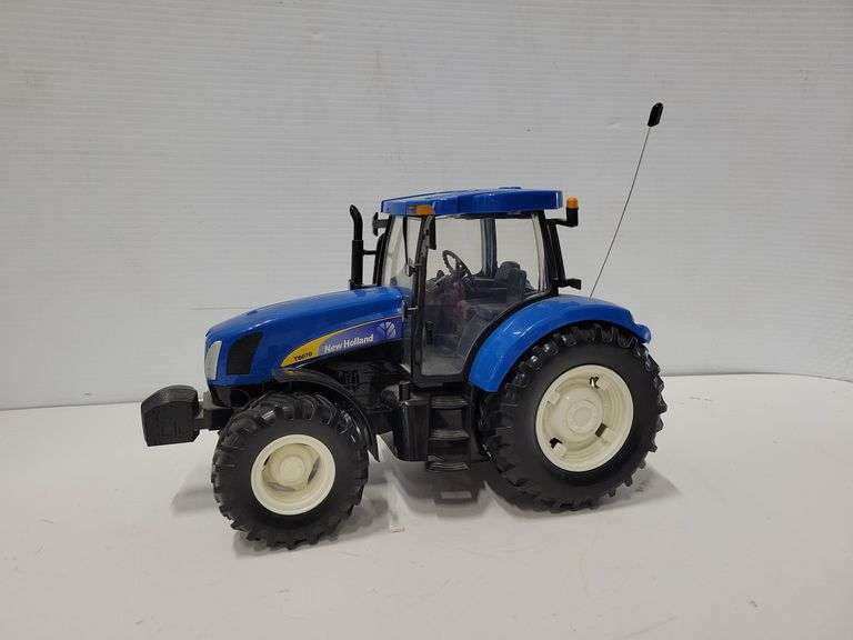 New Holland T6070 Remote Control Tractor (No Controller) - Scale 1:16 ...