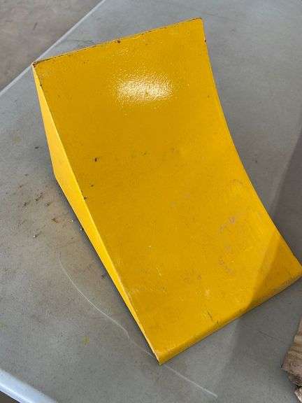 Box Of Trailer Blocks - Yorkton Auction Centre