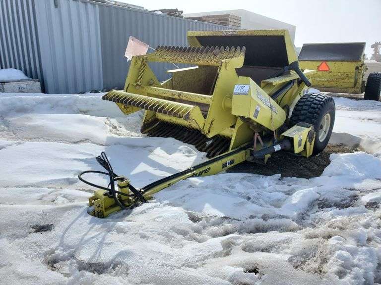 2000 Degelman 7200 Stone Picker - Yorkton Auction Centre