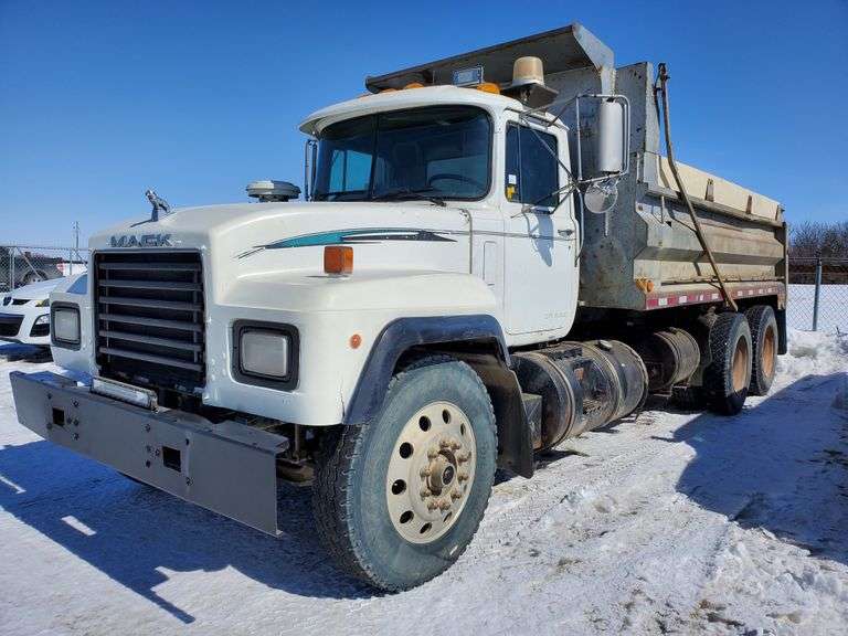 1998 MACK RD - Yorkton Auction Centre