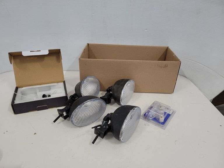 John Deere Lights - Yorkton Auction Centre