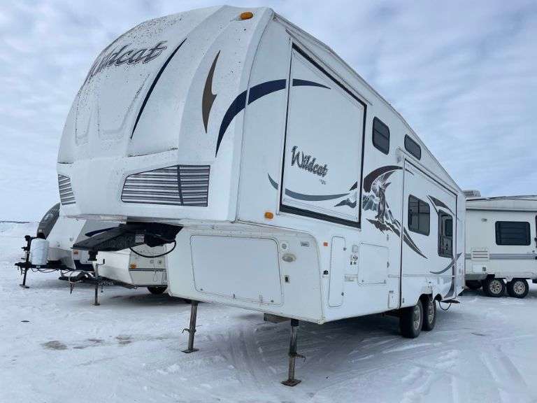 2008 Forest River Wildcat Fifth Wheel 28' - Yorkton Auction Centre
