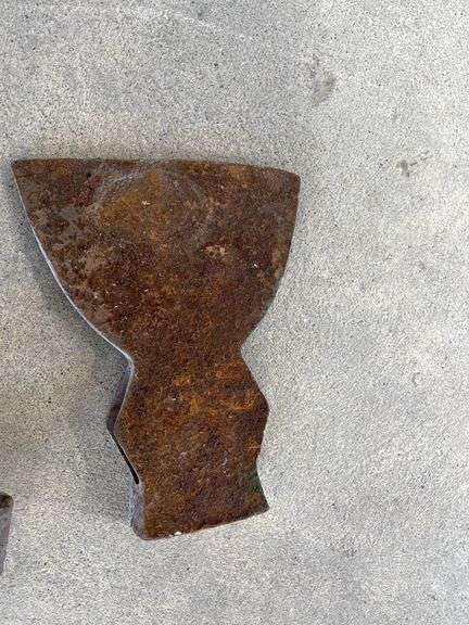 Assorted Axe Heads - Yorkton Auction Centre