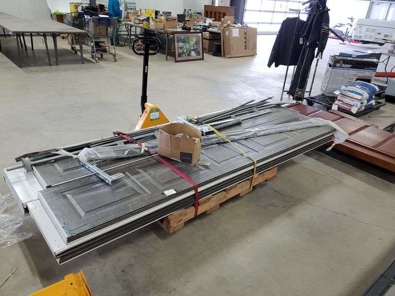 Garage Door 10 X 8 W Hardware Yorkton Auction Centre