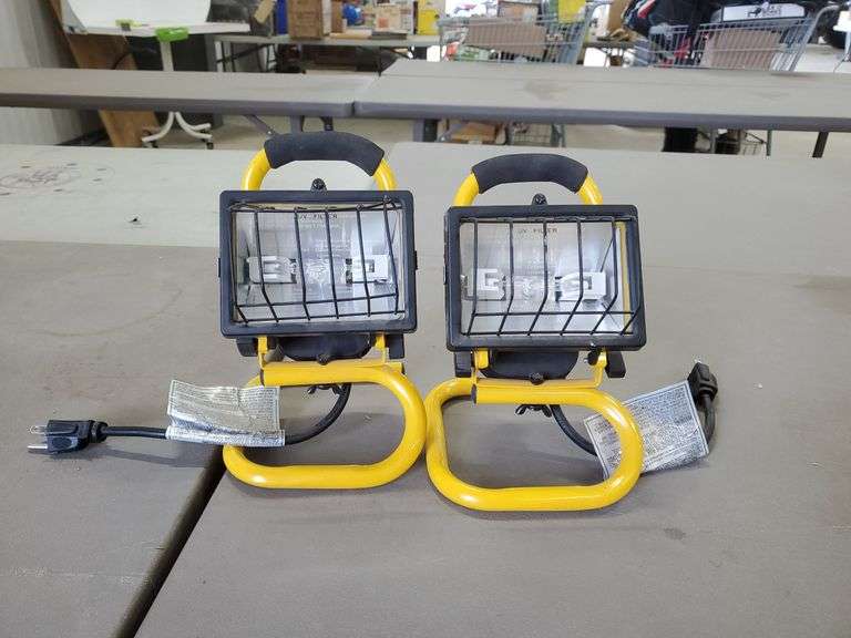 2 - Construction Lamps - Yorkton Auction Centre