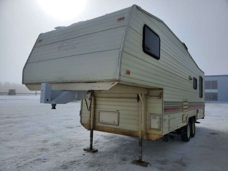 1992 Terry Resort Fifth Wheel Camper 25' - Yorkton Auction Centre