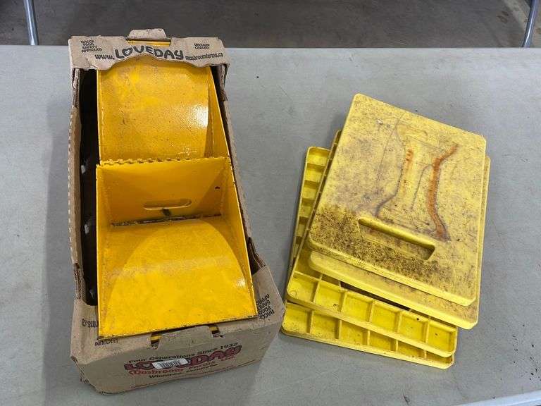 Box Of Trailer Blocks - Yorkton Auction Centre