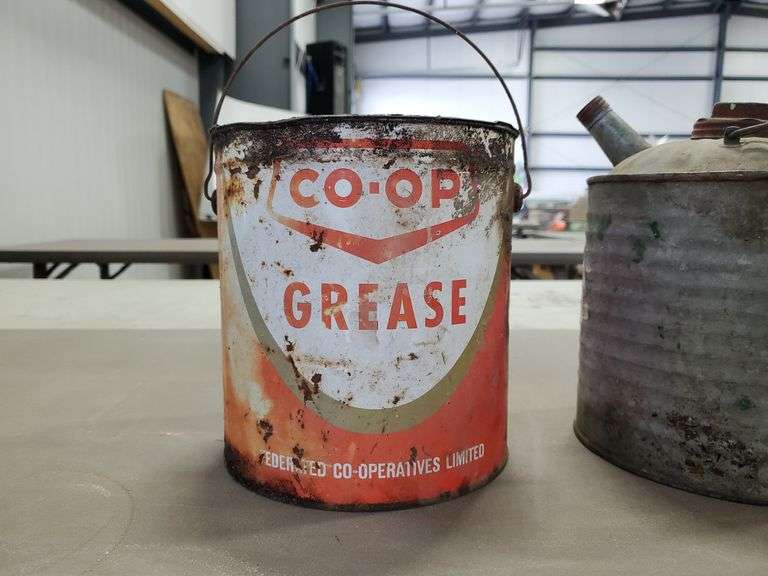 CO-OP Grease Can & Oil Can - Yorkton Auction Centre