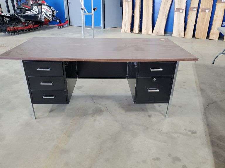 Office Desk - Yorkton Auction Centre