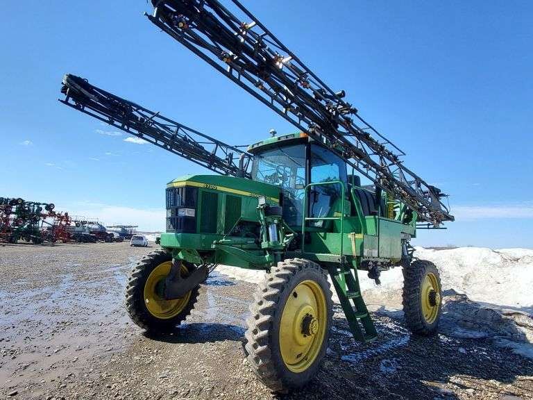 1999 John Deere 4700 High Clearance Sprayer - Yorkton Auction Centre