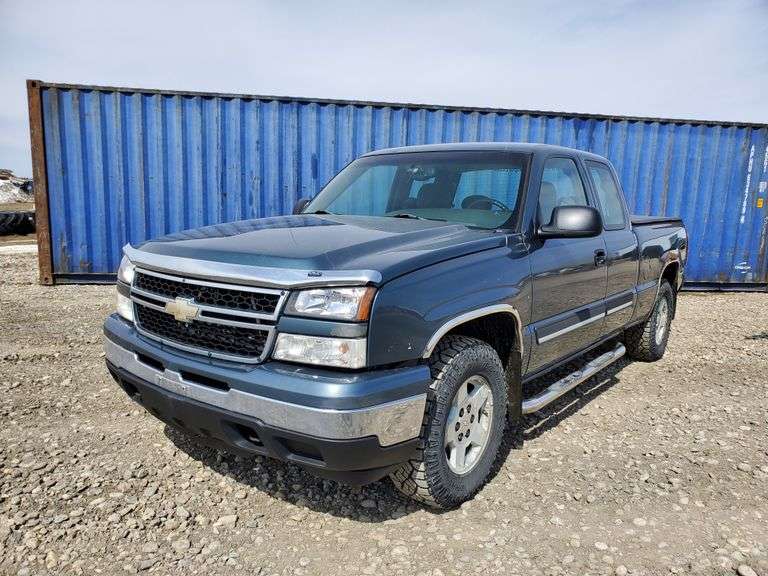 2006 CHEVROLET SILVERADO 1500 EXT CAB 4WD - Yorkton Auction Centre