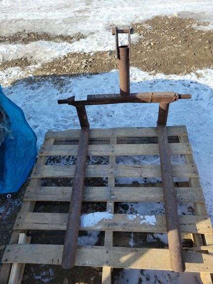 3 Pt Hitch Pallet Forks - Yorkton Auction Centre