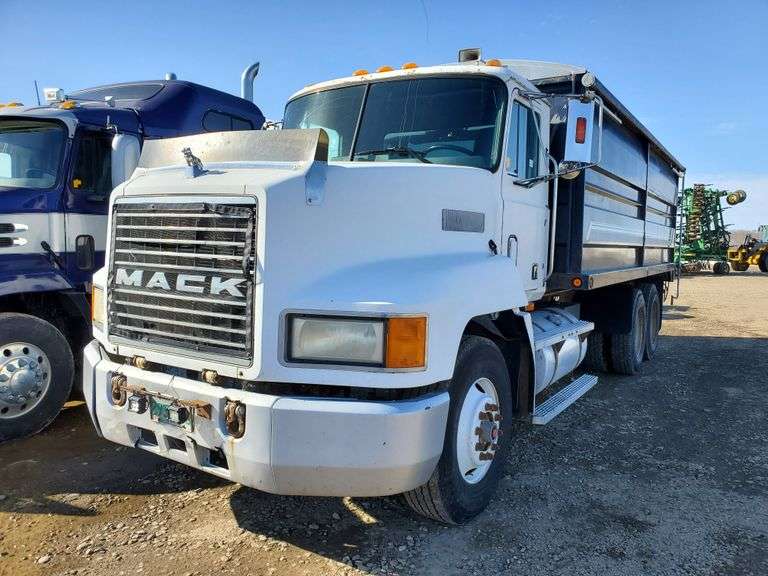 1990 MACK CH - Yorkton Auction Centre