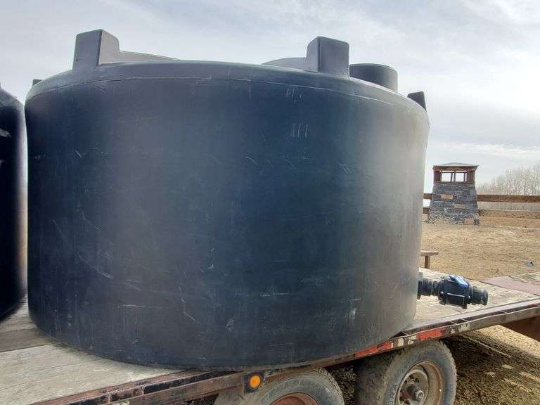 Approx 1400 Gal Freeform Water Tank - Yorkton Auction Centre