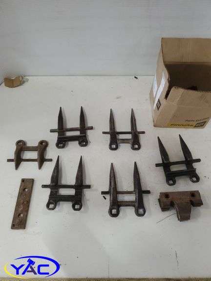 MacDon Header Parts - Yorkton Auction Centre